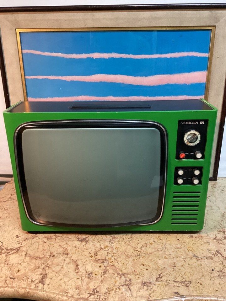NOBLEX 17 MODEL 17NT326 TV. MADE IN ARGENTINA 1980. GREEN. 220V | eBay