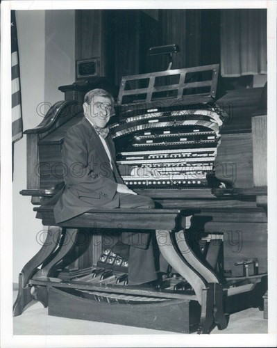 Press Photo Hollywood Theater Organist Stan Kann at Organ | eBay
