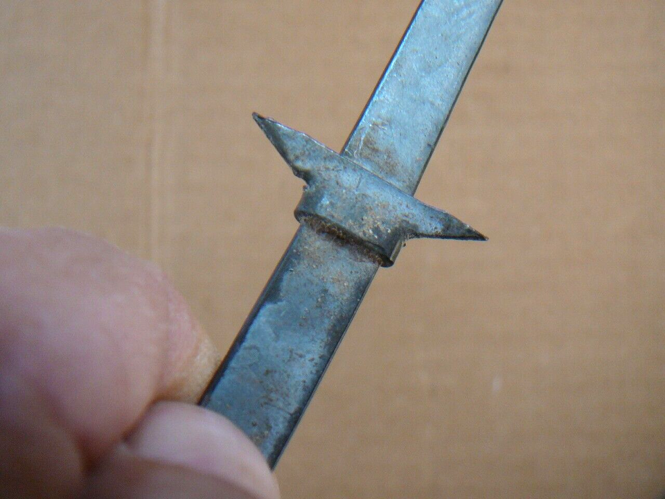 BRINKERHOFF'S STRAIGHT CUT SPEAR POINT BARBS FLAT RIBBON - ANTIQUE ...