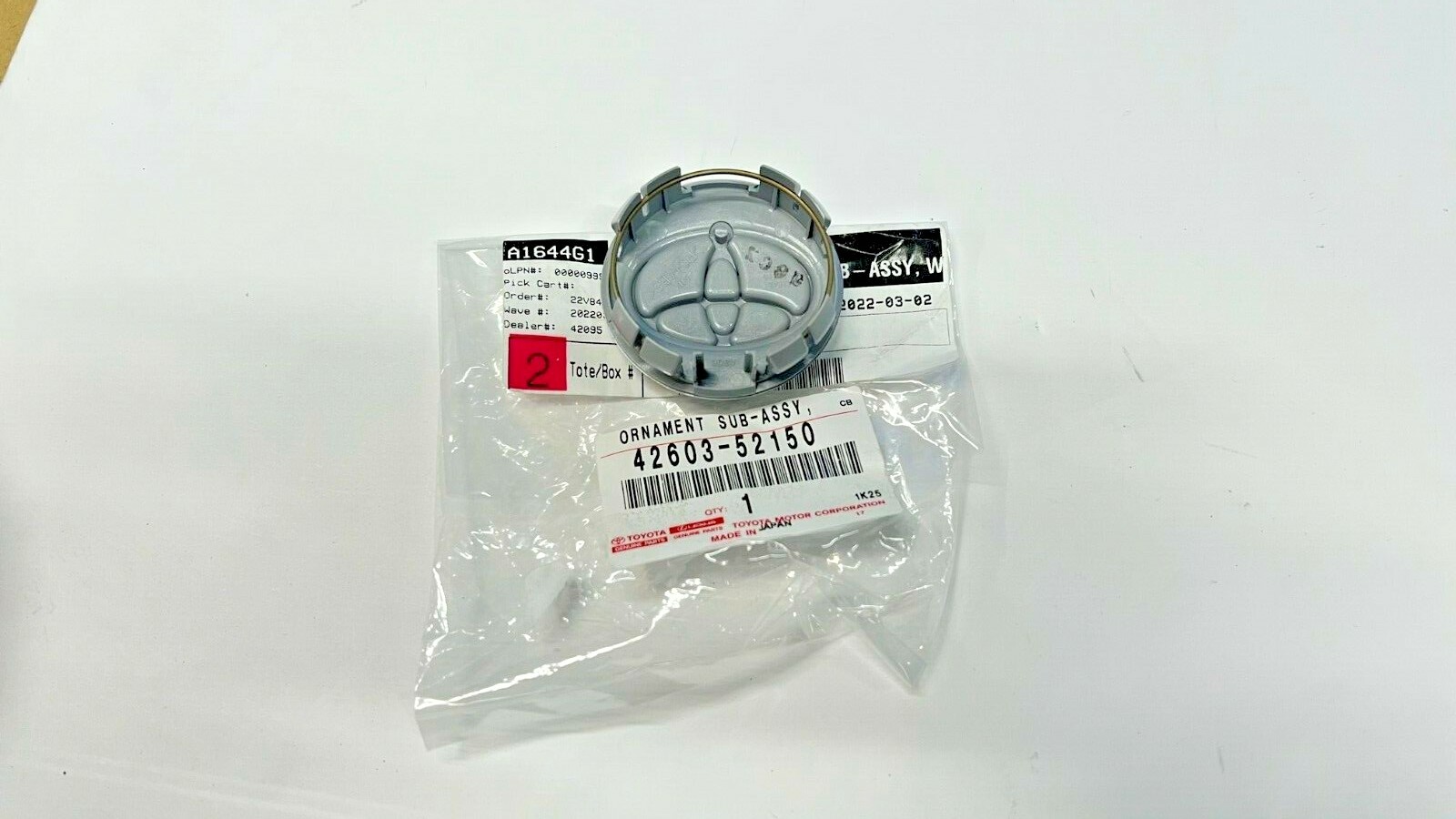 GENUINE TOYOTA PRIUS C,YARIS (2011-2019) Ornament S/A, Wheel Hub 42603 ...