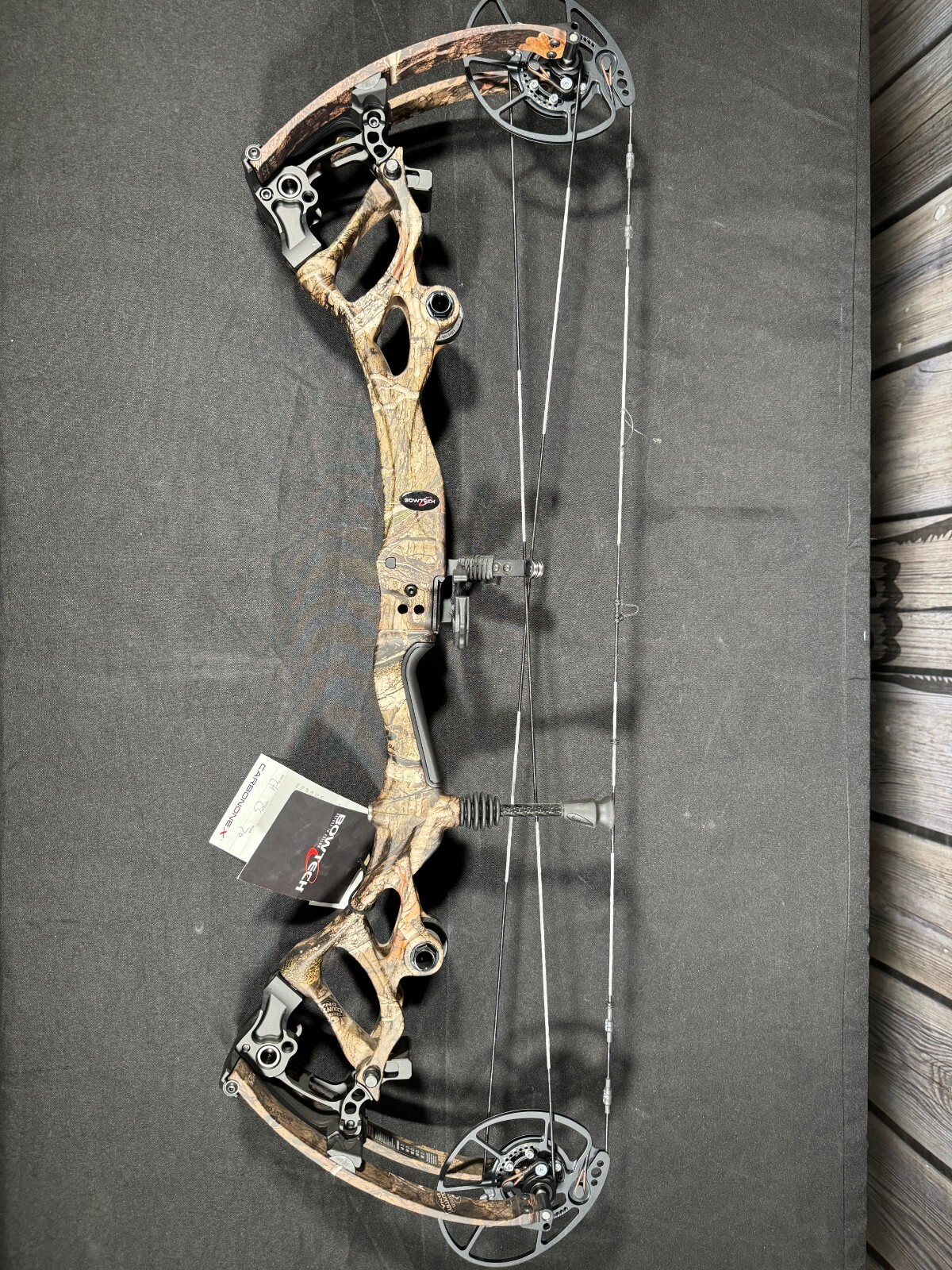 BOWTECH CARBON ONE X...RH MOSSY OAK...70# | eBay