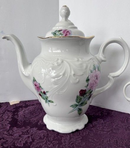 Wawel Royal Vienna Collection Tea Pot White With Gold Trim Painted ...