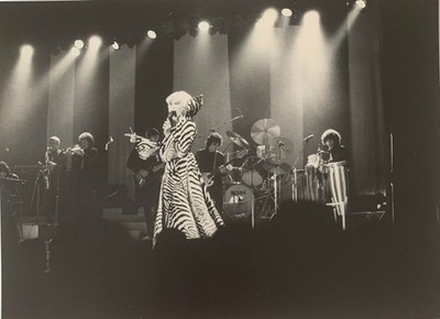 Amanda Lear - 4 Photos live au Pavillon Baltard d'époque - Format 18 x ...