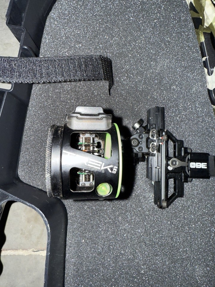 Elite Remedy Compound Bow 70lb with Accessories | eBay