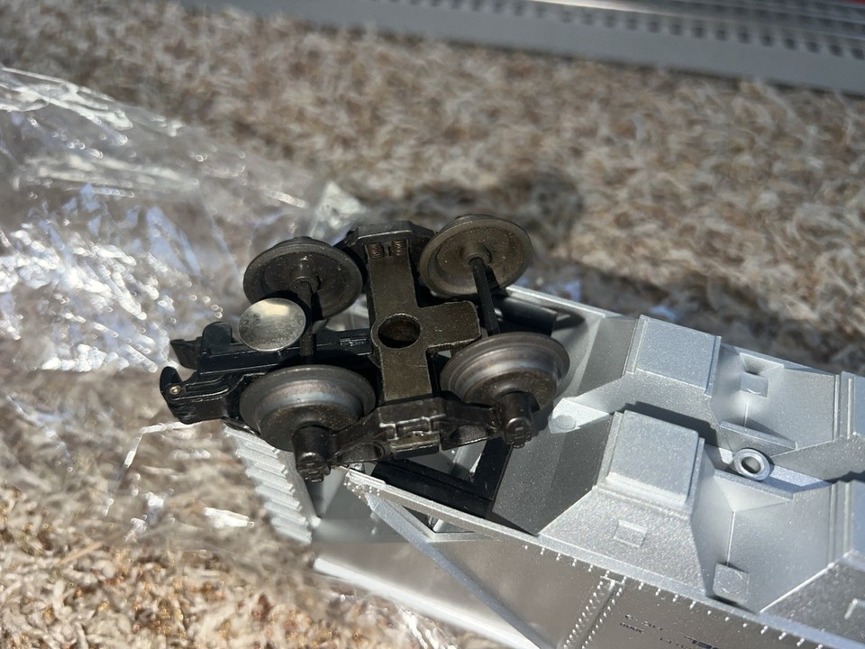 Lionel Electric Trains 6-9267 Alcoa Aluminum Covered Hopper C-7 w/box ...