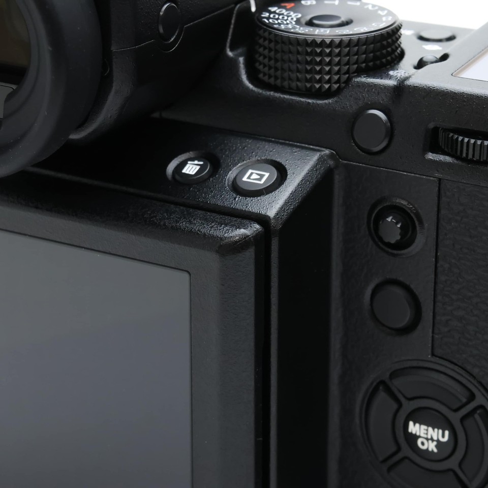 Fujifilm Fuji GFX 50S Medium-Format Mirrorless Camera Body shutter ...