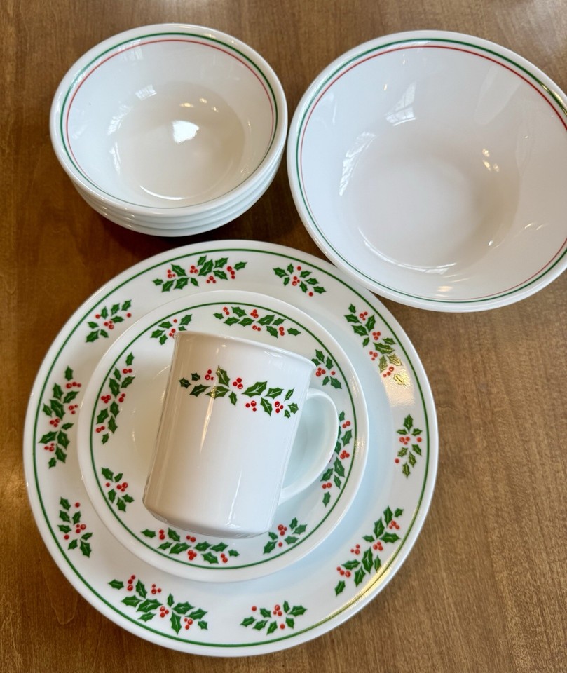 Corelle Holly Christmas 22-pc Set (8 Dinner, 8 Bread, 4 Cereal, Veg ...
