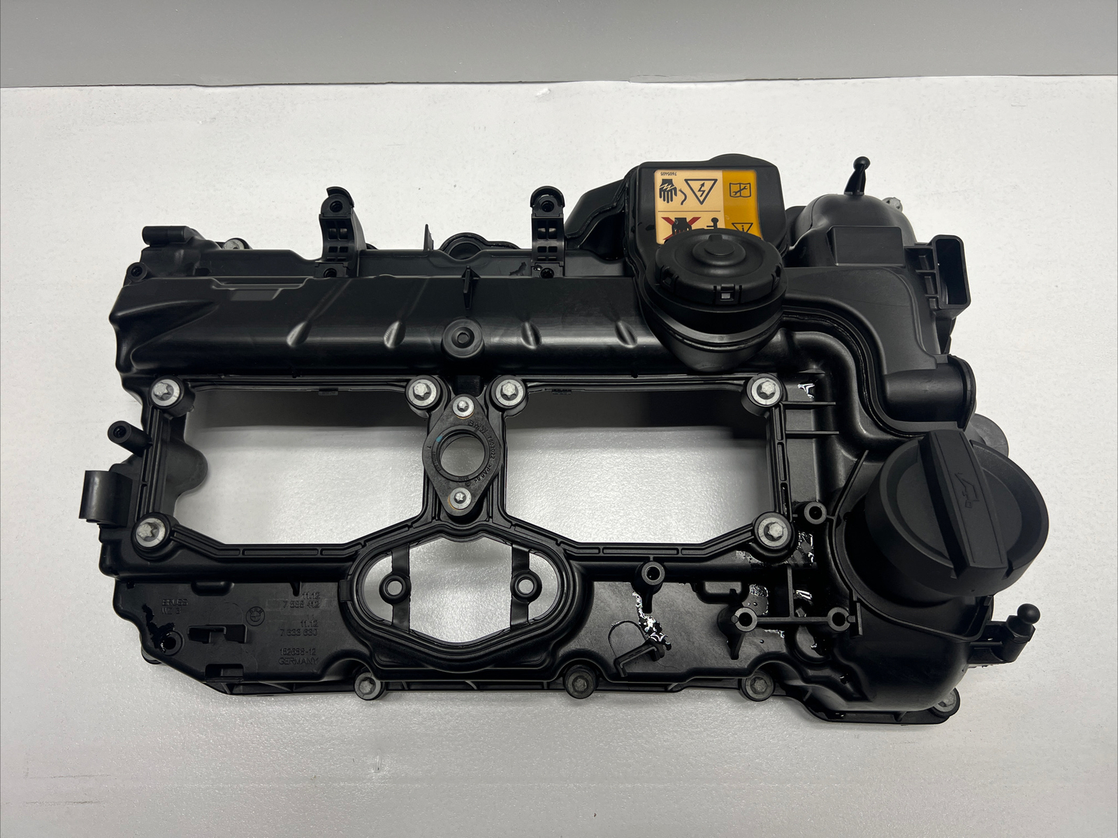 2012-2018 BMW 320I 2.0L - Engine Valve / Cylinder HEAD Cover 7588412 ...