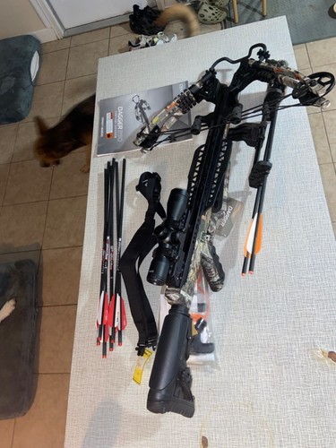 CenterPoint AXCD190FCK Dagger 390 Compound Crossbow. Fired Once. New ...