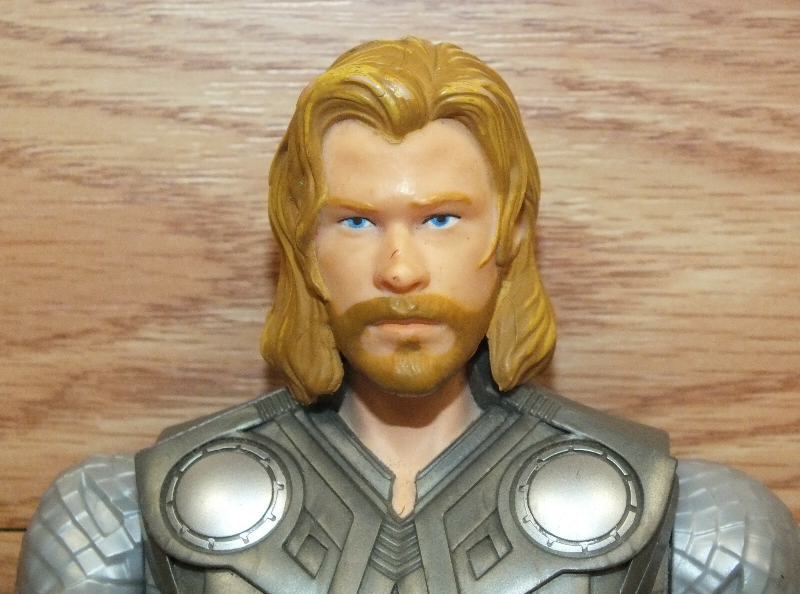 Genuine Marvel Hasbro 2011 (MVLFFLLC) Talking Light Up Thor Action ...