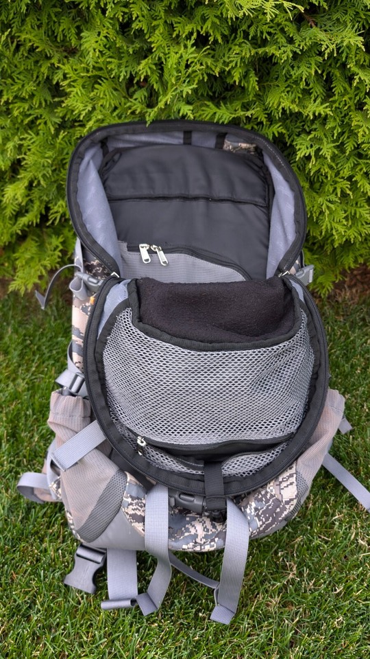 Used Sitka day pack. Great used condition. Open country camo. Great ...
