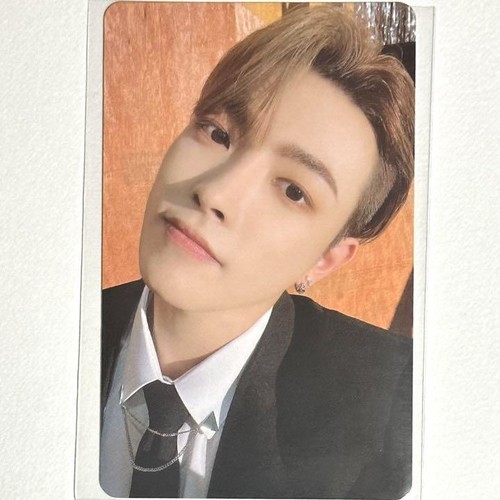 ATEEZ Hongjoong Season’s Greetings 2023 Limited Official Photocard ...