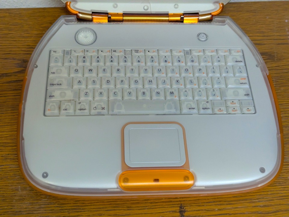 Apple Clamshell iBook G3 Tangerine + puck mouse M2453; bad trackpad ...