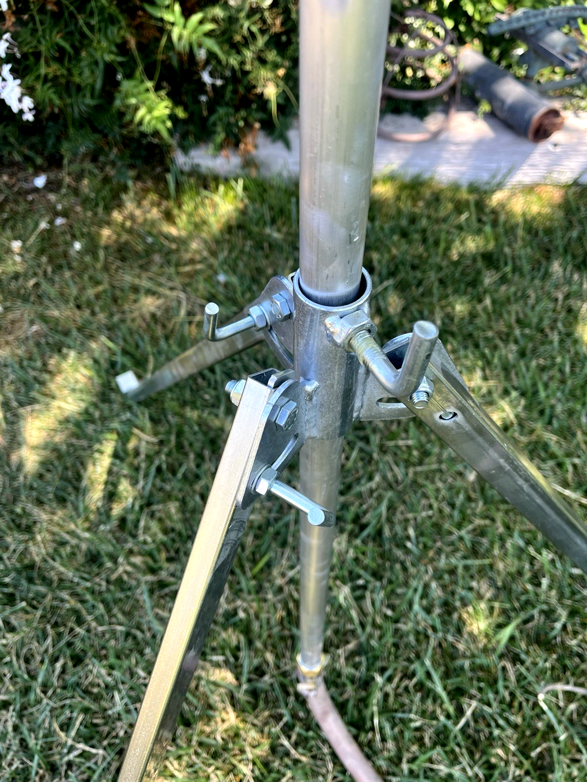 COMMERCIAL QUALITY TRI-POD SPRINKLER & ATOM 15 1" FULL OR PART CIRCLE ...