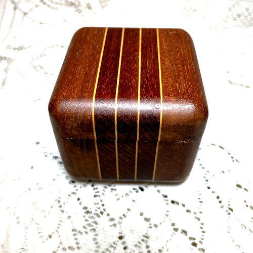 NICE WOOD SQUARE INLAY WITH RED LINNG AND CORK INSIDE LID TRINKET BOX ...
