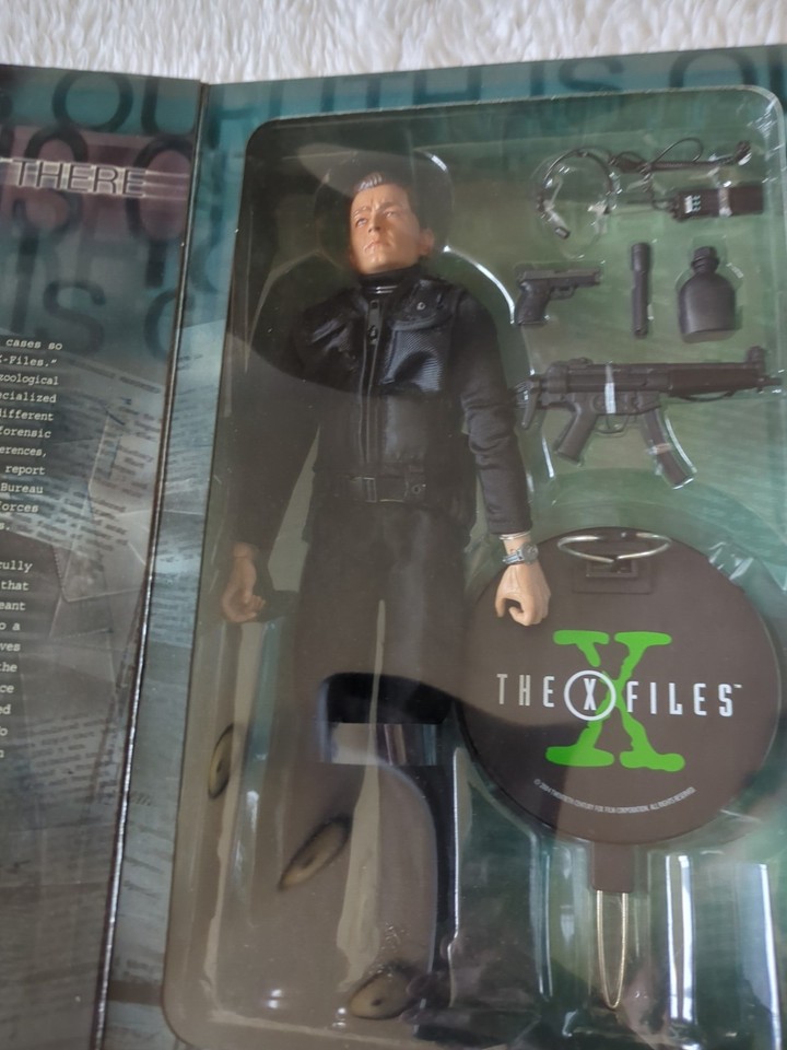 Sideshow Collectibles Exclusive The X Files (2) John Doggett (1) Frank ...