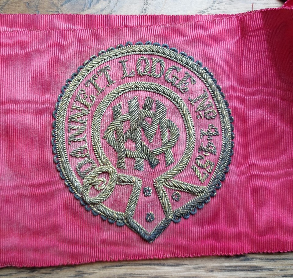 RAOB Regalia. Boxed medals, apron, sash, ribbon, cuffs 1920/30s Dannett ...