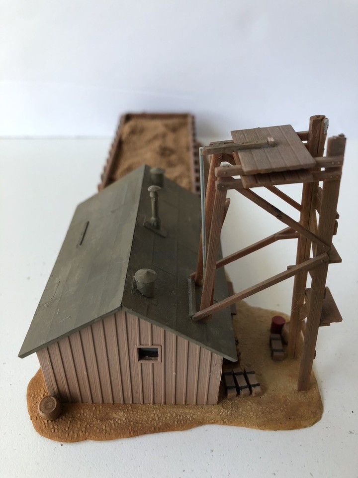 Pola Germany HO Scale Quick Plastic Sanding Plant Building Depot ...