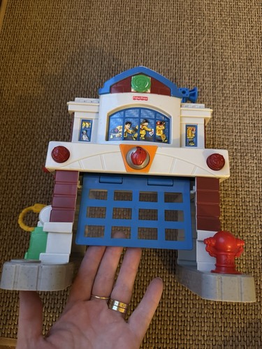 Fisher Price GeoTrax Fire Station House with Lights Sound Gas Pump Door ...