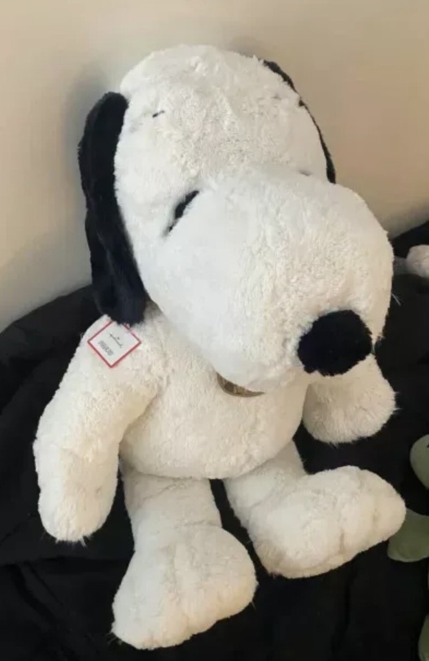 NWT Peanuts Jumbo Classic SNOOPY Plush (Hallmark In-Store Exclusive) | eBay