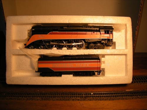 Bachmann HO scale Southern Pacific Daylight 4-8-4 for parts or repair ...