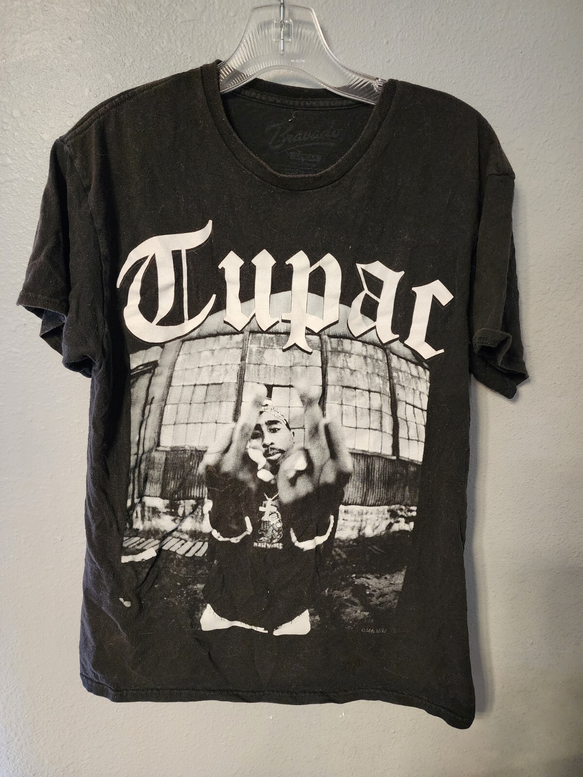 Tupac Shakur 2Pac Double Middle Finger Graphic Medium… - Gem