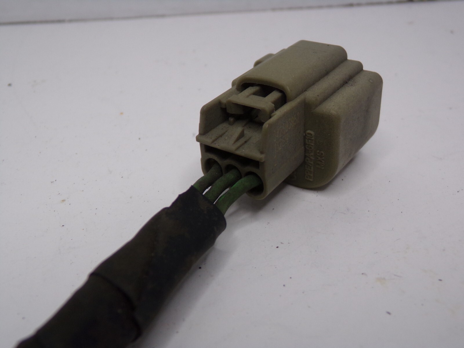 08-11 FORD FOCUS HEADLIGHT LAMP LENS GREY PLUG 3 WIRE K4142 | eBay