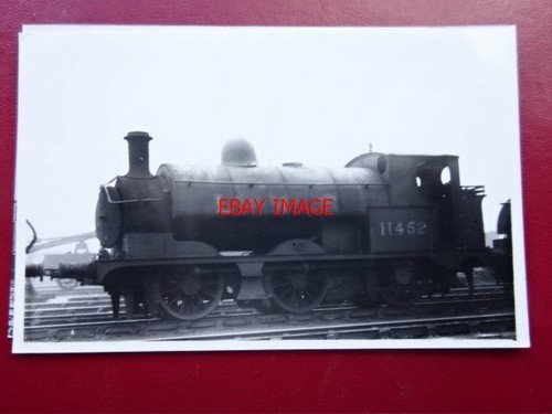 PHOTO L&Y LOCO CLASS 25 NO 11452 AT AGECROFT SHED | eBay