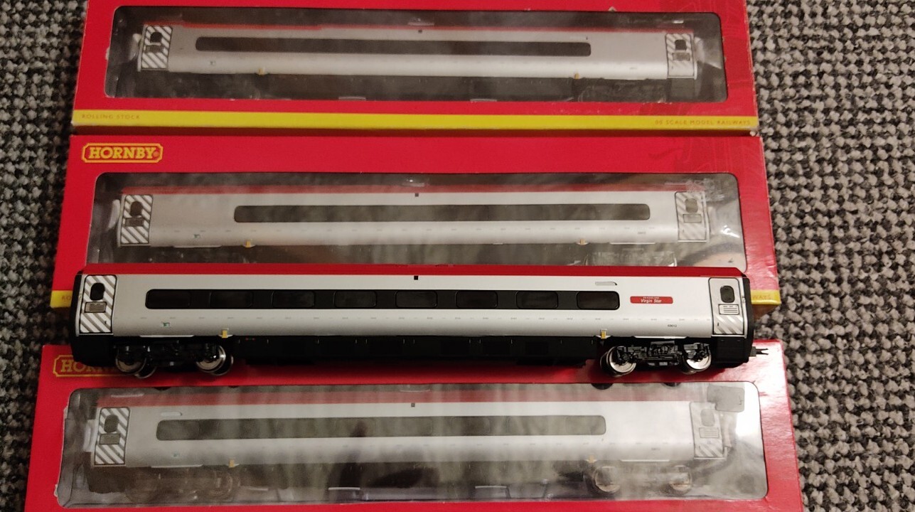 Hornby Pendolino coaches x4,mint, R4271,4272,4273,virgin star. | eBay UK