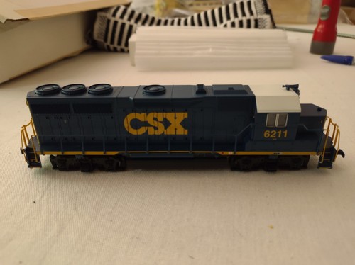 HO Scale Bachmann GP40 CSX Diesel Locomotive TESTED/WORKING | eBay
