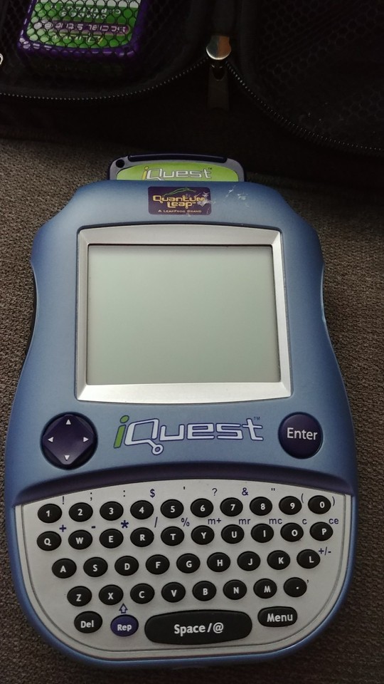 Leapfrog iQUEST INTERACTIVE HANDHELD With Starter Pack Cartridge 5th ...