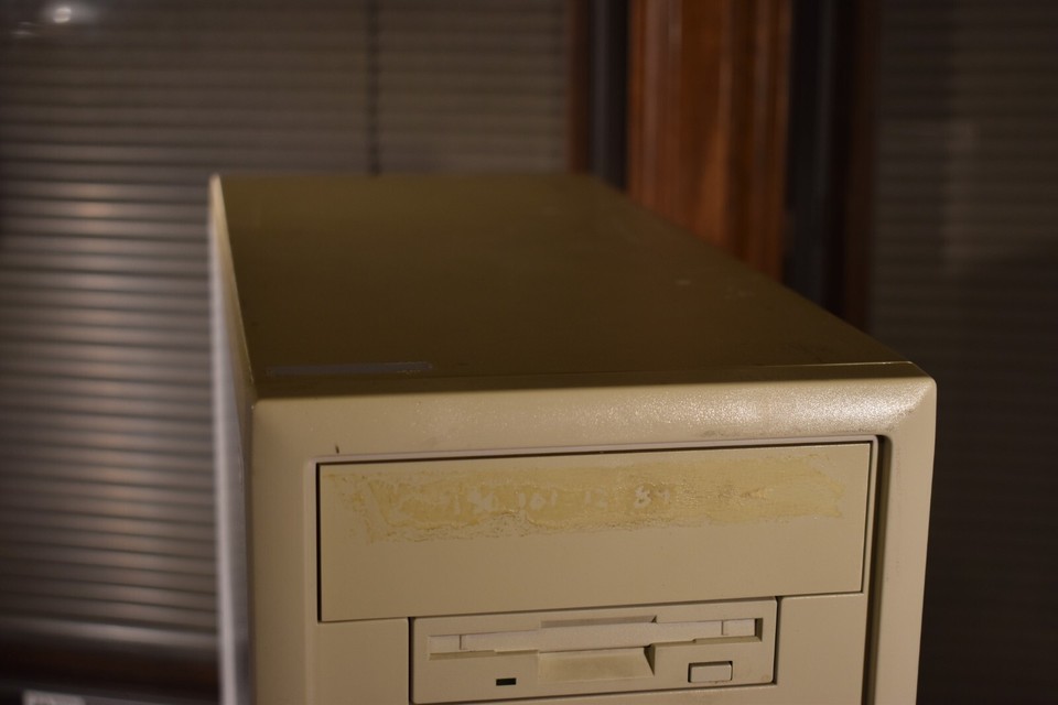 Gateway E-4200 Vintage Retro Gaming PC Windows 98 SE Intel Pentium III ...