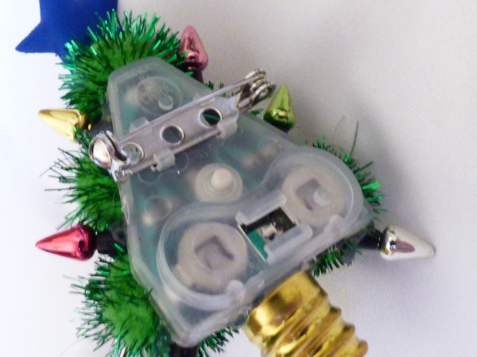 Mixed Lot of 4 Christmas Holiday Tree Bear Snowmen Pin Brooch KC Boyds ...