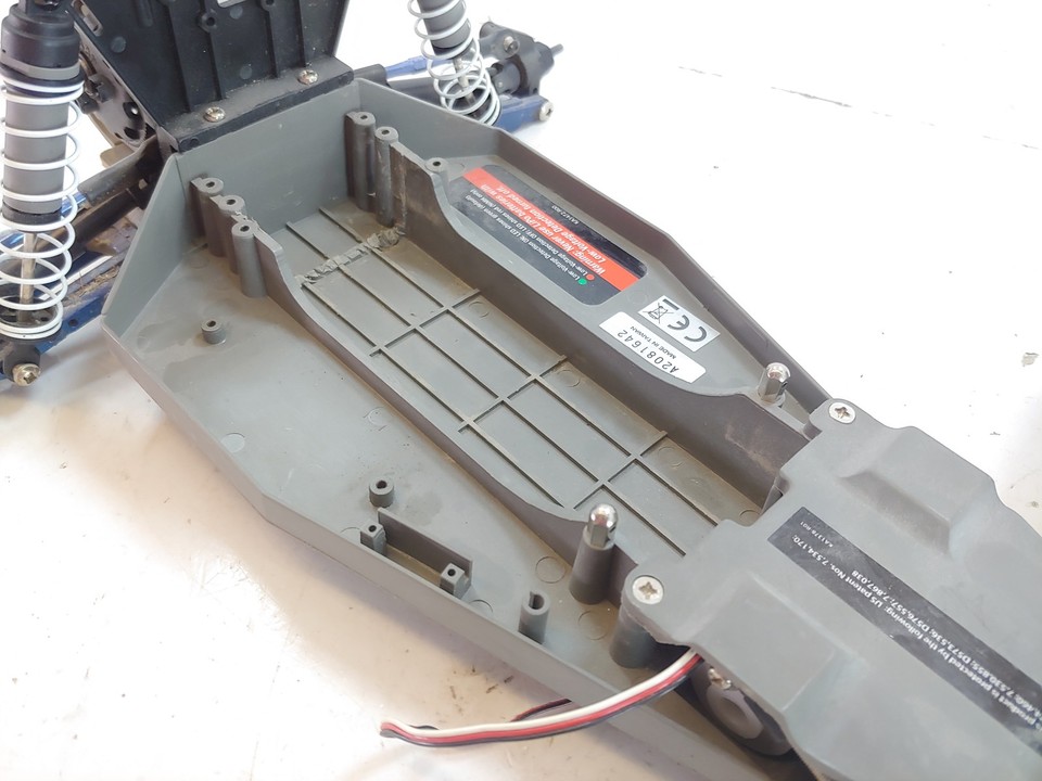 Traxxas Rustler 2wd 1/10 Stadium Truck Roller Slider Chassis w/ Servo ...