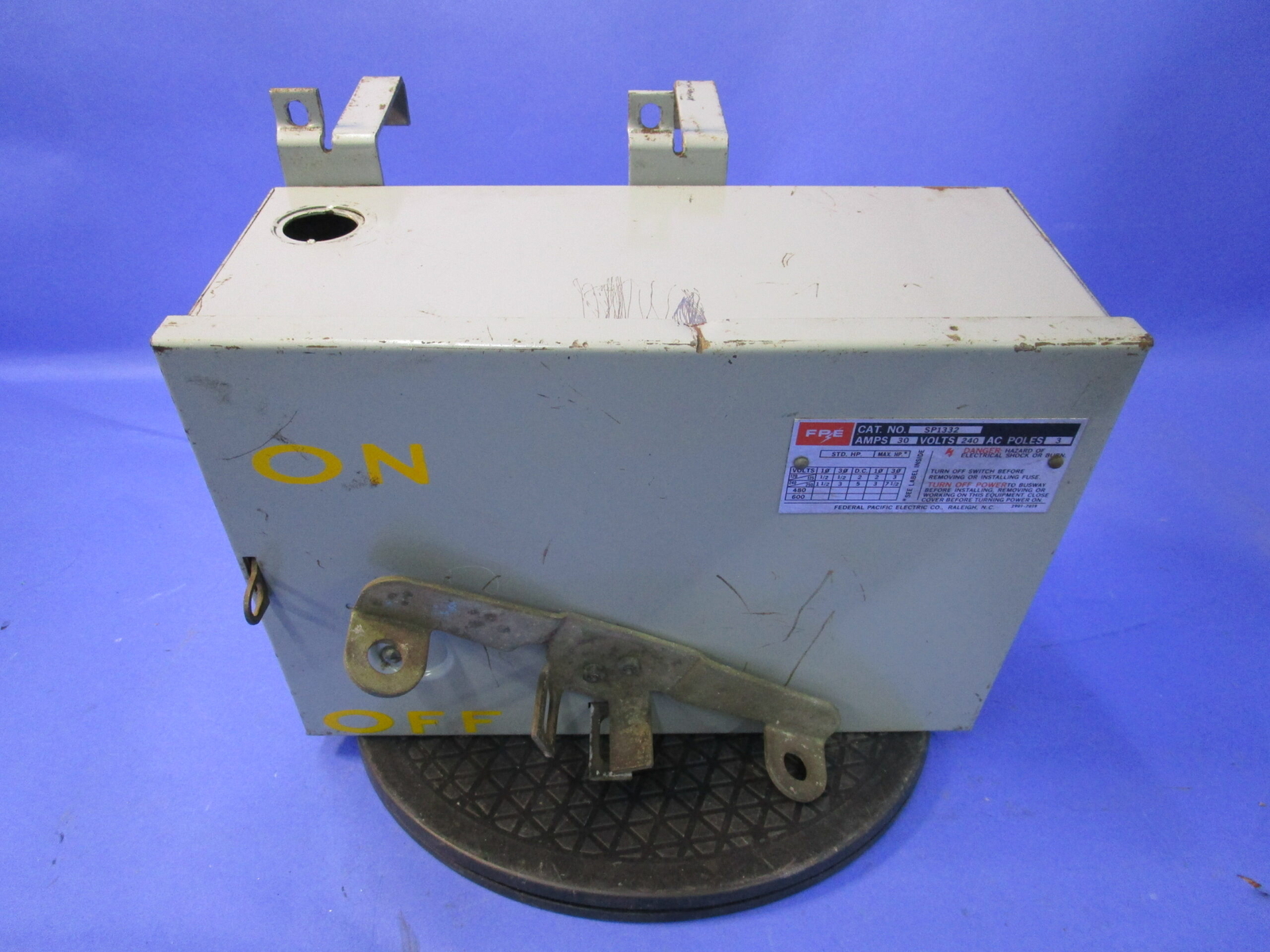 FEDERAL PACIFIC ELECTRIC FUSIBLE BUS PLUG SP1332 30A 240V 3P 1 Y ...