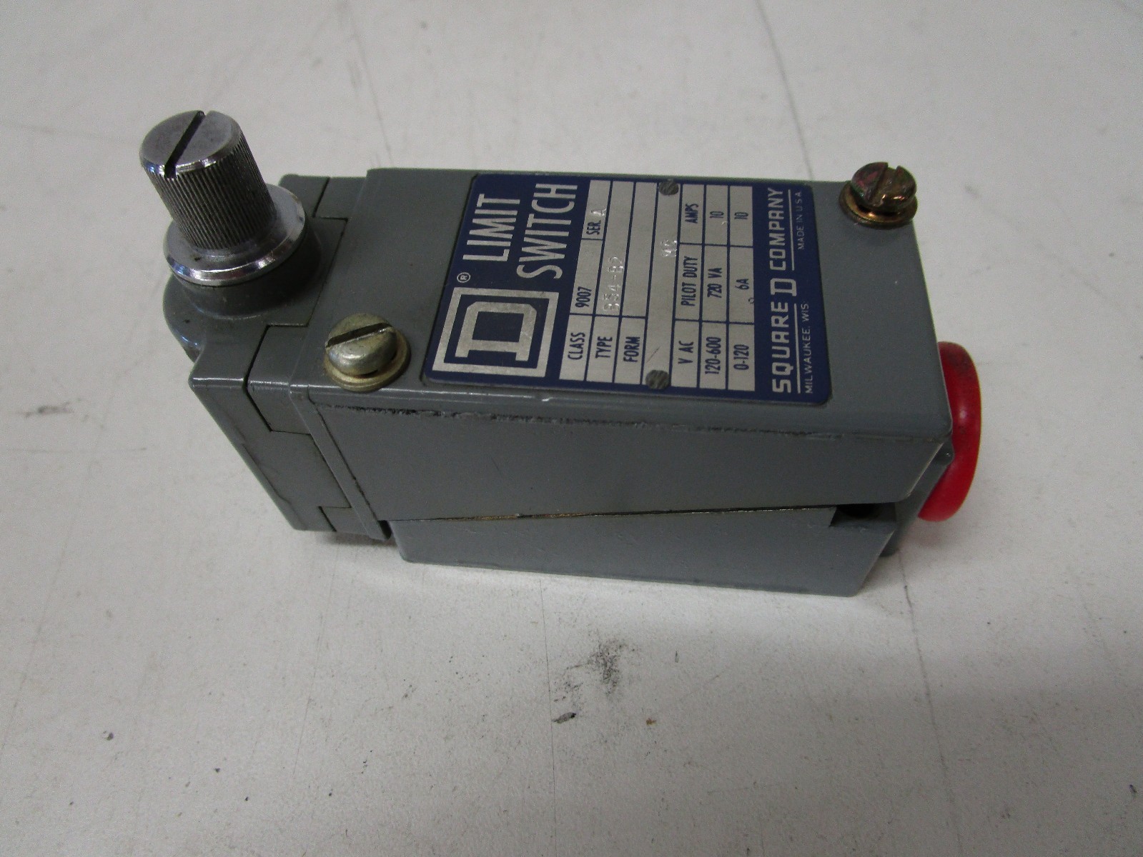 Square D B54B2 Heavy Duty Limit Switch Class 9007 Series a for sale ...