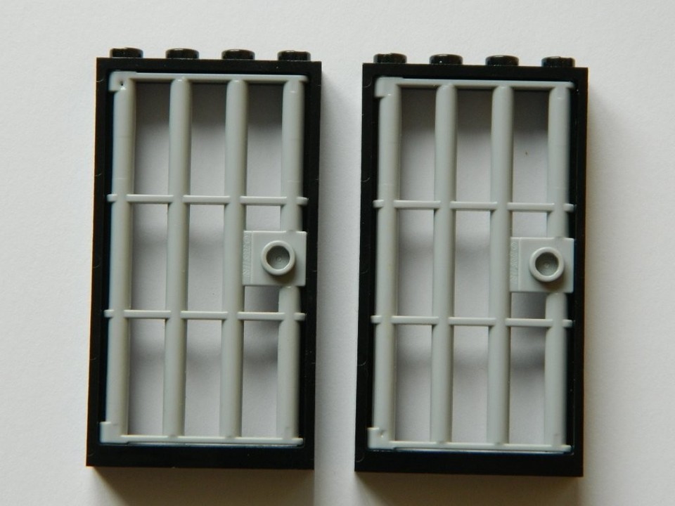 LEGO barred door gate 1x4x6 black grey x2 for castle prison dungeon ...
