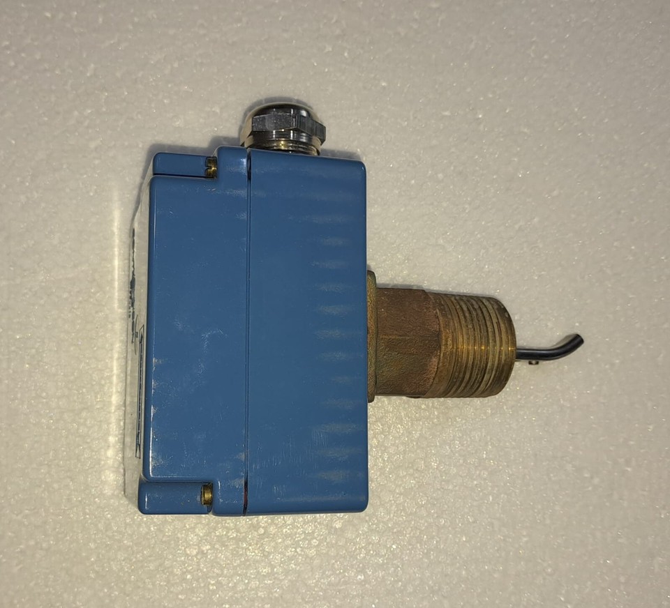 JOHNSON CONTROLS F61TB-9100 FLOW CONTROL | eBay
