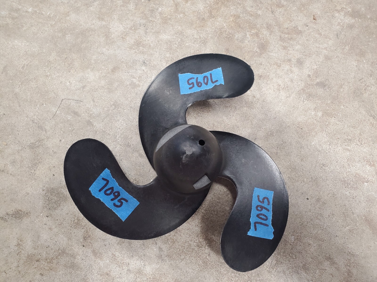 NEW LEFT HAND PLASTIC 7 1/2" X 4P OMC EVINRUDE JOHNSON PROP, 329568 ...