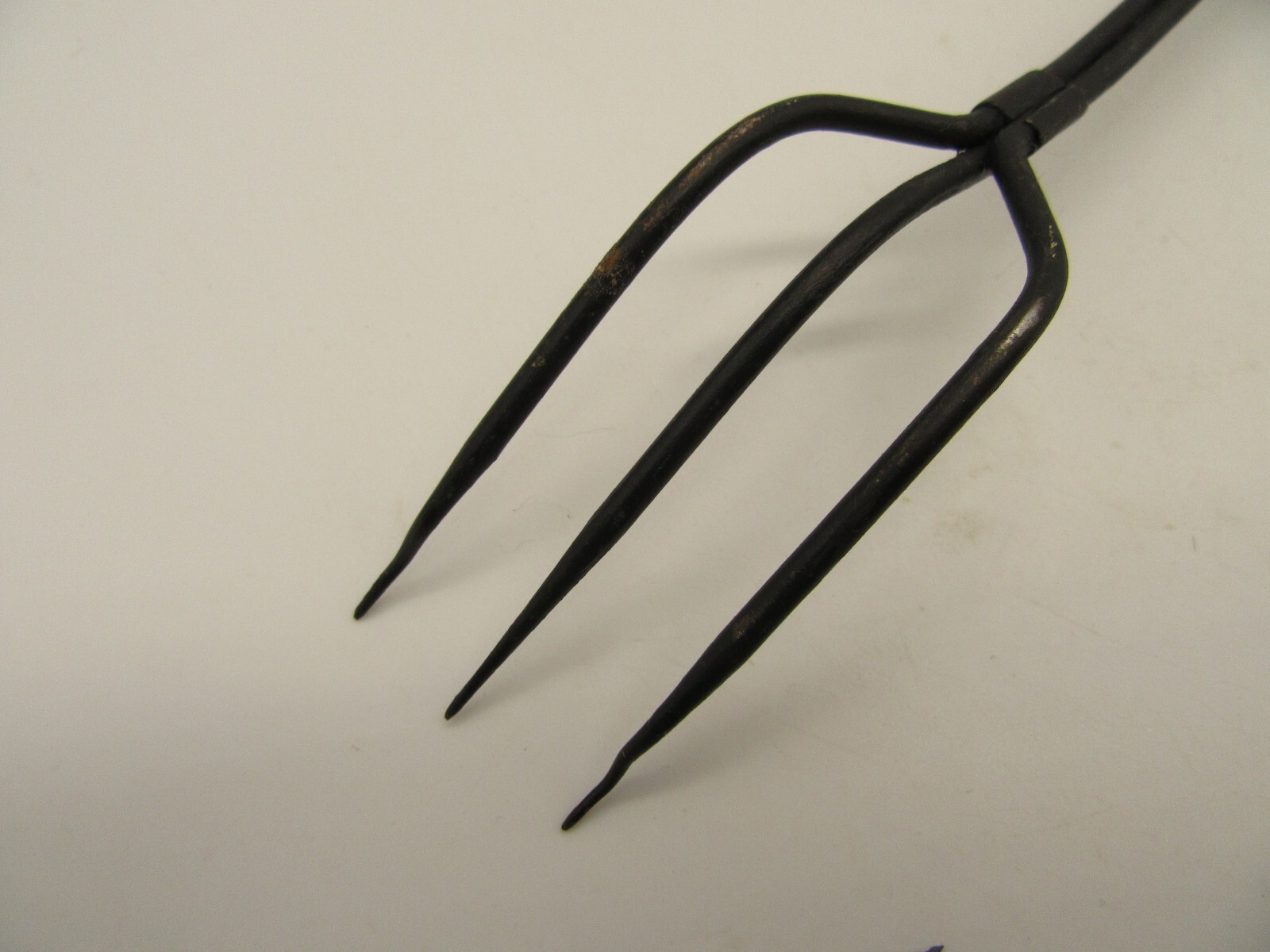 Vintage Unbranded 3 Prong Meat Fork Kitchen Utensil w/ Wooden Handle ...