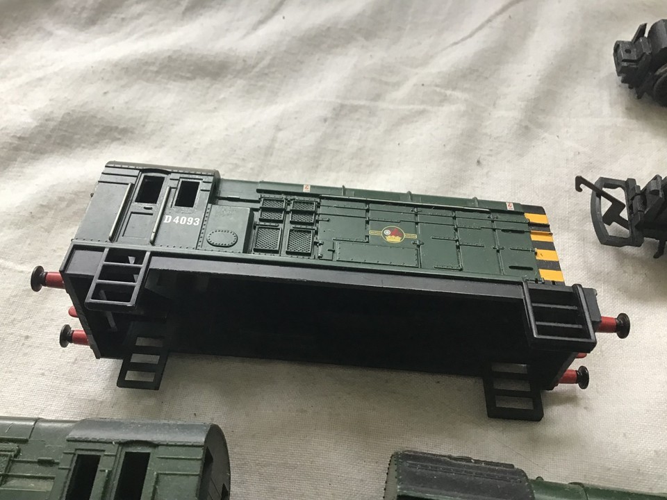 OO GAUGE JOB LOT OF 3x VARIOUS SHUNTERS - FOR SPARES - READ ! | eBay UK