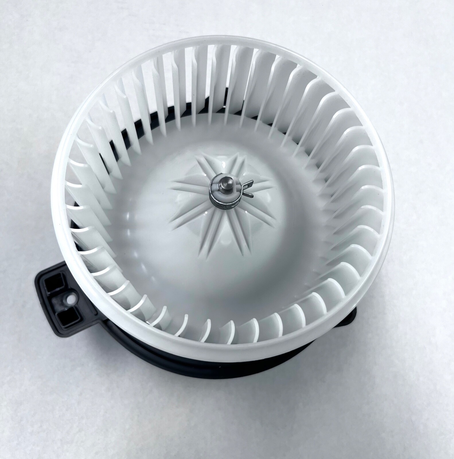 GENUINE FAN MOTOR fits KIA SORENTO XM 2009 - 2015 EXPRESS POST p/n ...