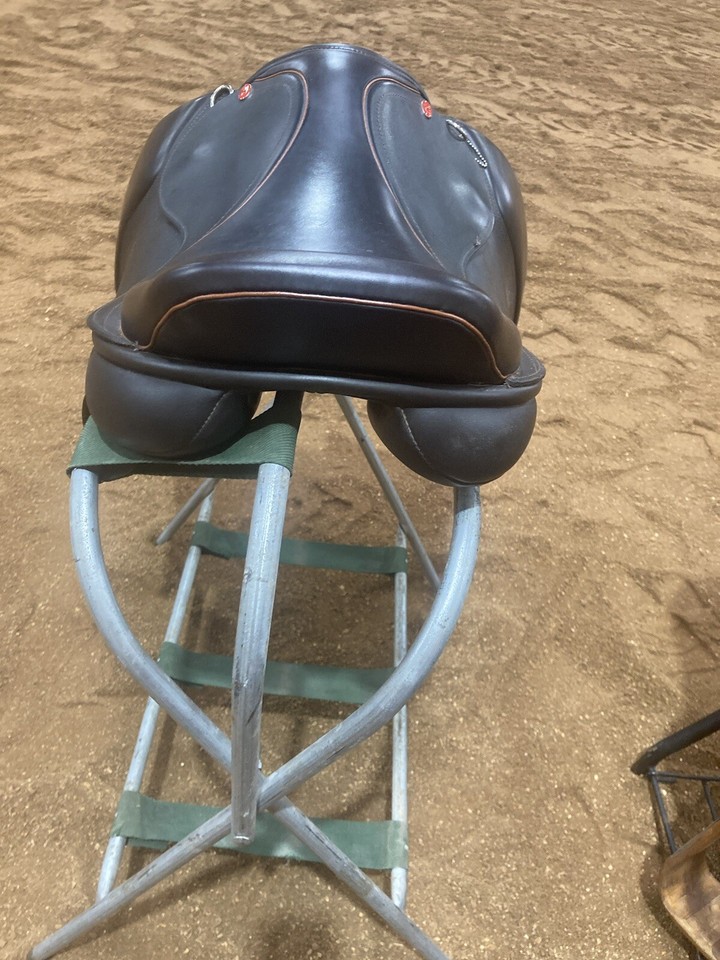 Duett Bravo Jump Saddle. 36 Hoop tree saddle 18 inch seat | eBay