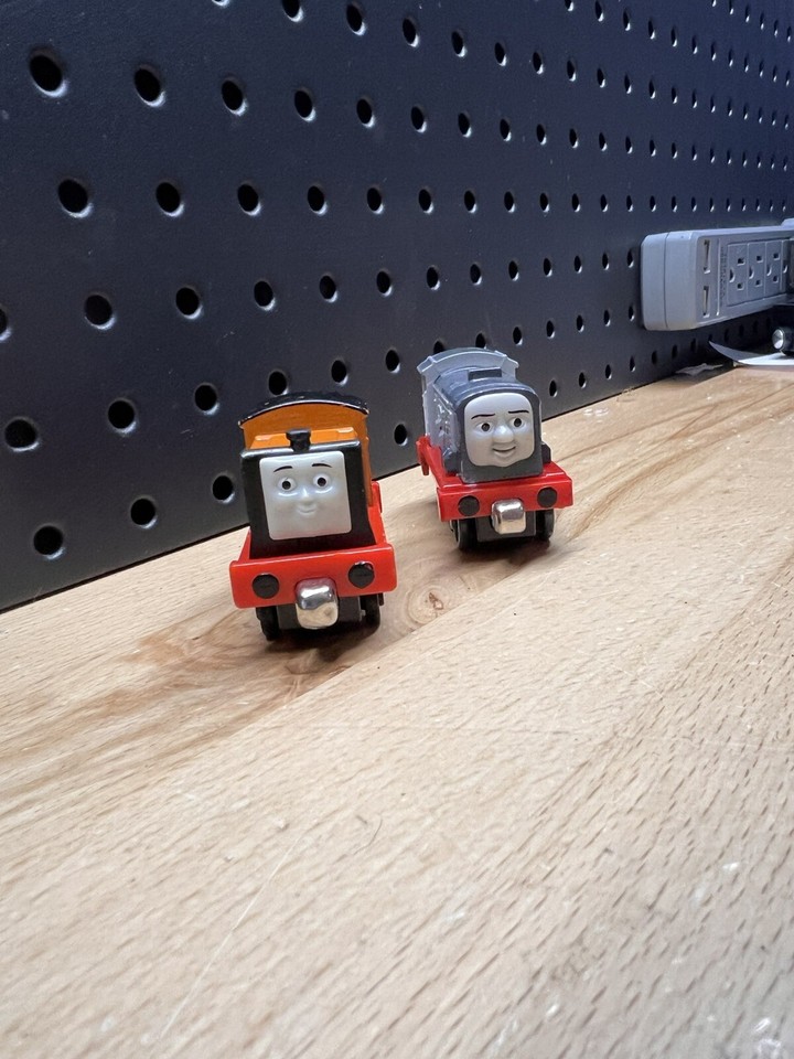 Thomas & Friends Take N Play Die Cast Train Magnetic Lot Engine Rusty ...