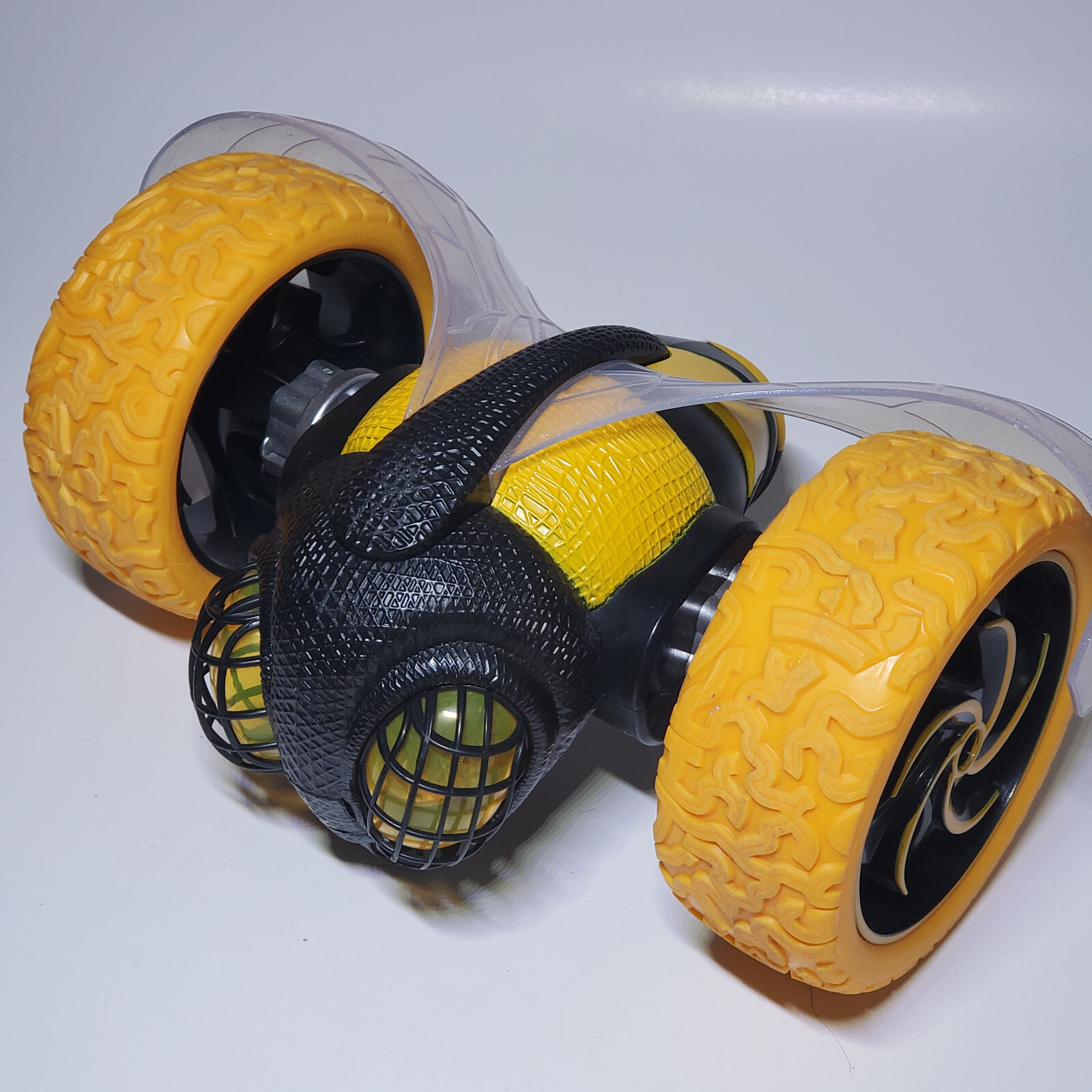 Lot of 2 - RC Tumble Bee New Bright Light-Up Remote Control Bugs Black ...
