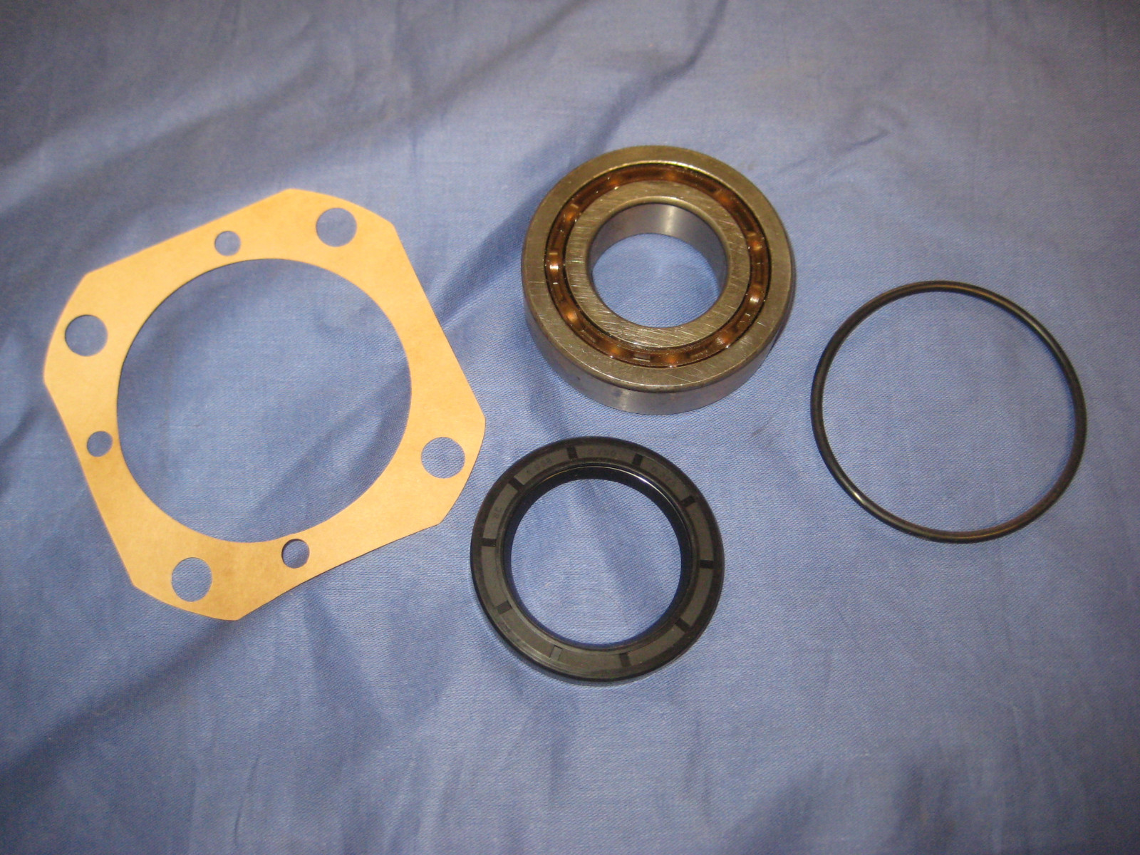 MG MGB MGA ROADSTER BANJO AXLE REAR WHEEL BEARING KIT inc seal gasket o ...