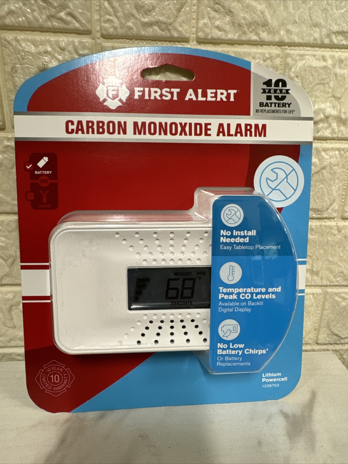 First Alert CO710 Carbon Monoxide Detector with Digital Temperature ...