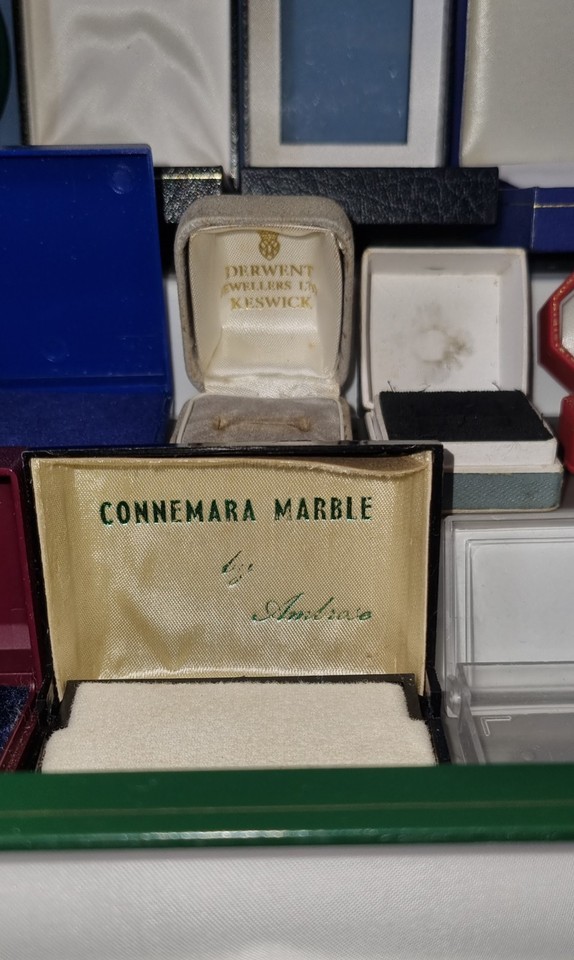 Job Lot Vintage & Modern Hinged Jewellery & Ring Display Boxes inc ...