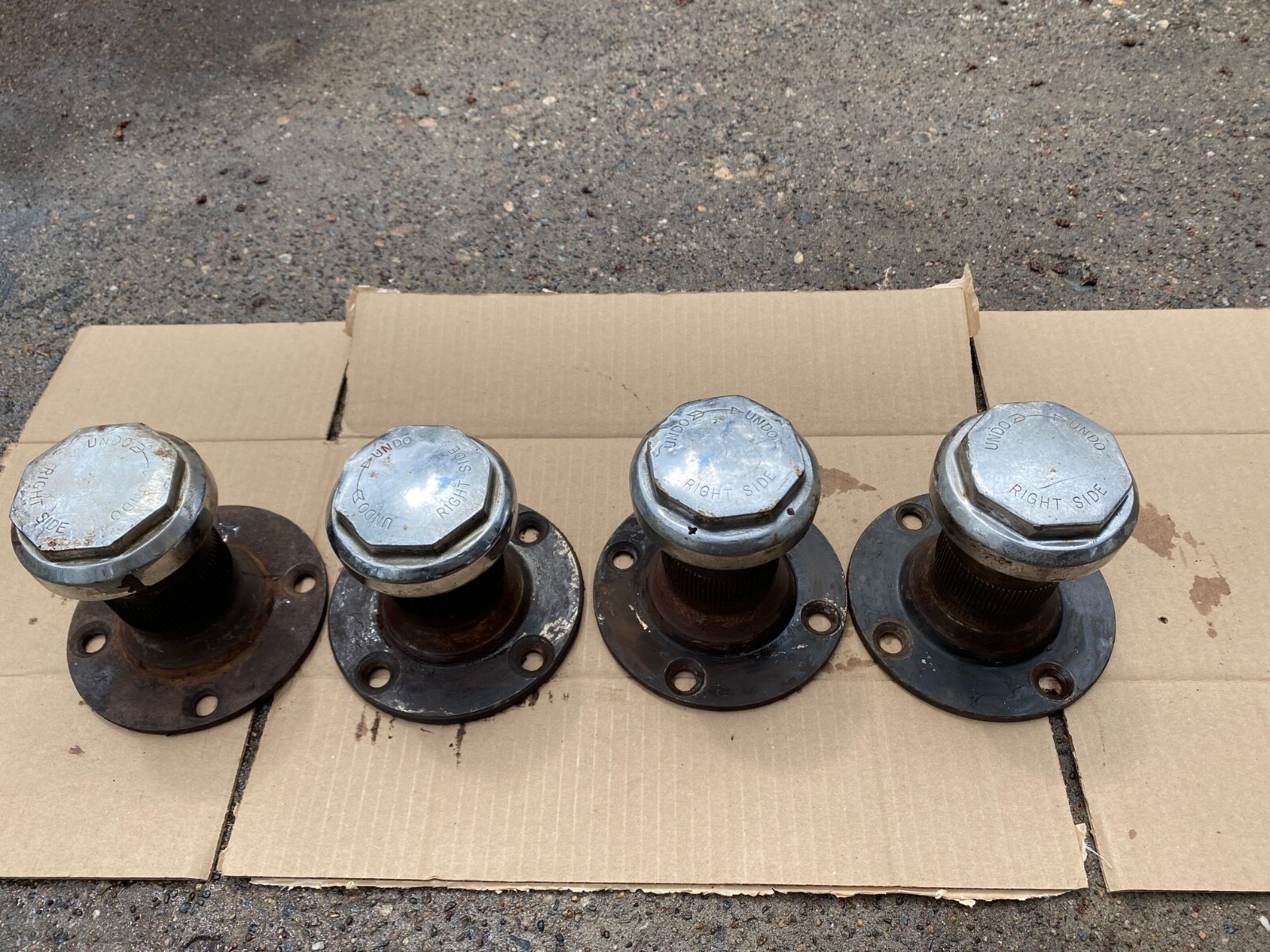 Austin Healy, MGB WIRE WHEEL OCTAGONAL KNOCKOFFS with Splined hubs ...