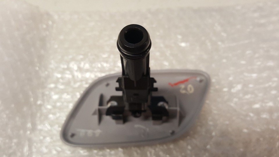 NEW Lexus Sc430 Bumper Silver RIGHT Washer Nozzle Headlight Cleaner ...